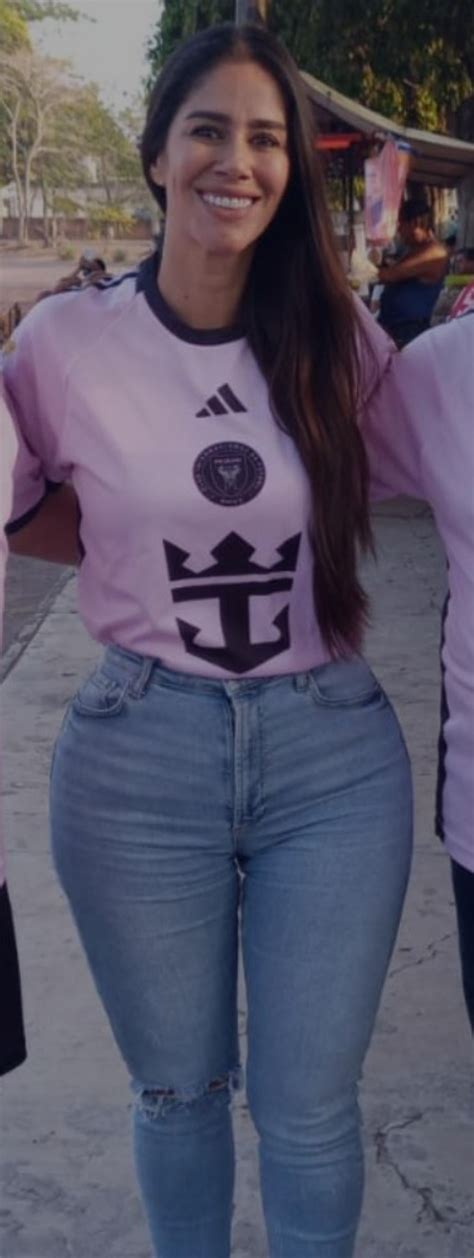 Sofía Yunes Y Sus Espectaculares Caderas R Sofiayuness