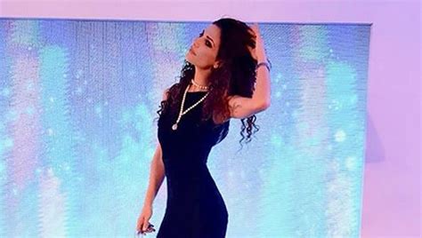 Roberta Morise Rischia Di Perdere Locchio Destro Per Colpa Di Un Orzaiolo