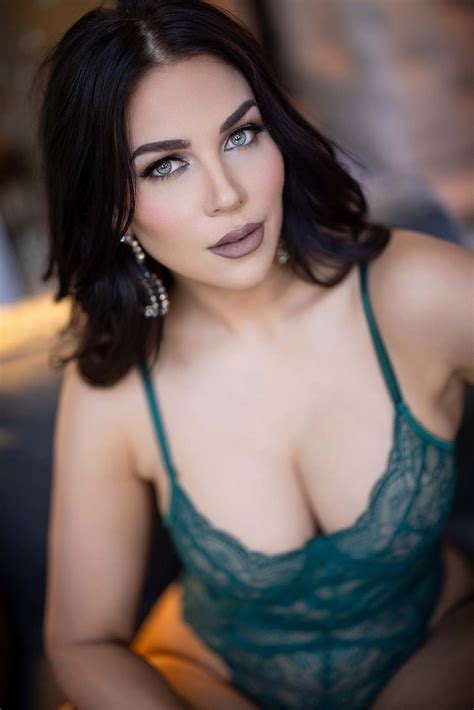 Boudoir Photography Using Natural Light