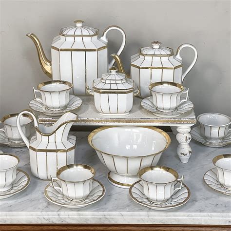 19th Century French Neoclassical Vieux Paris 33 Pc Tea Set