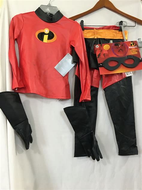 Incredibles Costume No Capes The Incredibles Costume Design For