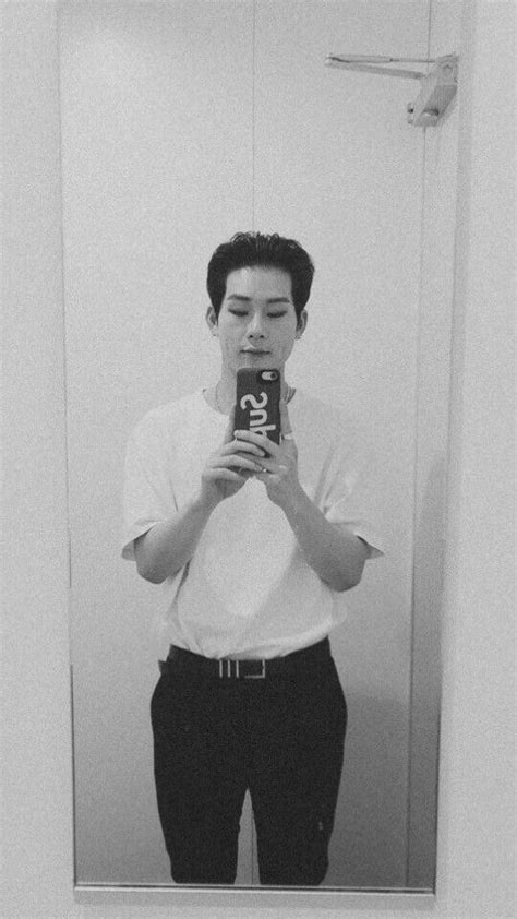 Pin Oleh Di H O N E Y