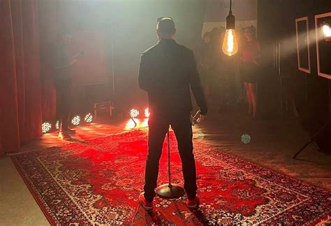 The Crownies Rozpálili Parket Singlom Burning Floor S Hercami Divadla