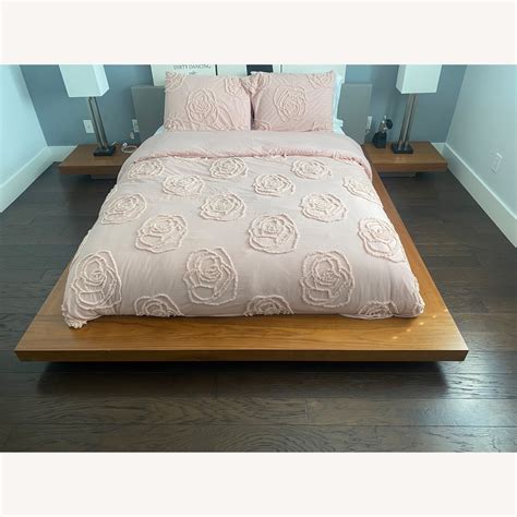 Contemporary Low Profile Queen Platform Bed Aptdeco