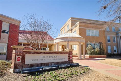 Haley Barbour Center Manufacturing Excellence University Mississippi