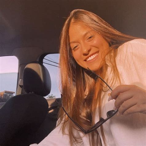 Rebeca Andere Rebeca On Threads