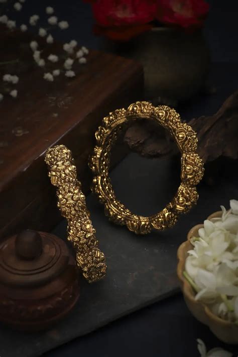 Buy Shainaz Bangles Online Meermankaa