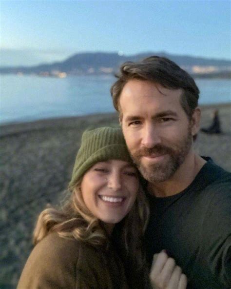 好甜！瑞安·雷诺兹晒照为妻子布莱克·莱弗利庆生 搜狐大视野 搜狐新闻