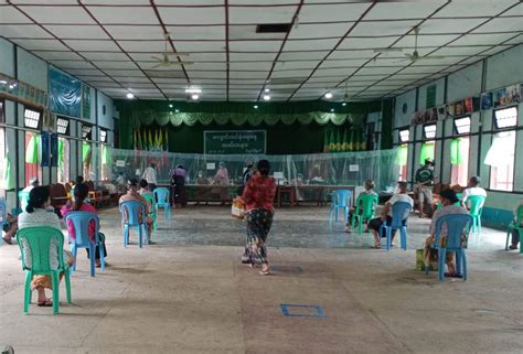 မိုးညှင်းမြို့၌ အငြိမ်းစားဝန်ထမ်းများအား ပင်စင်လစာများထုတ်ပေး