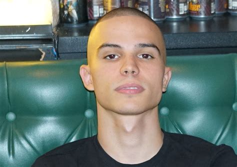 Moja Devojka Je Mnogo Poznata Vojaž Smuvao Poznatu Pevačicu Ne