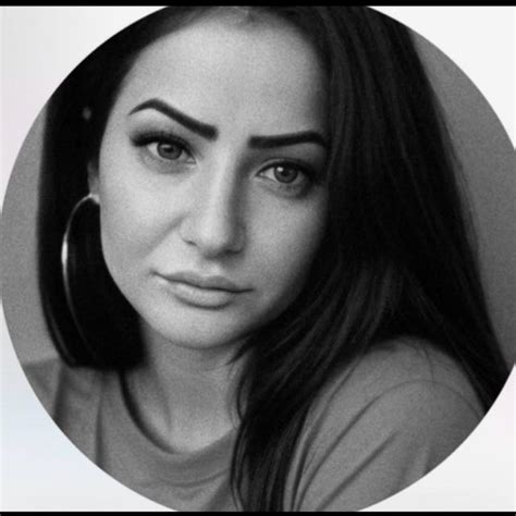 S Ka（ Sevin 1996） Snapchatストーリー、スポットライト、レンズ