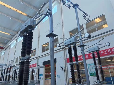 Single Column Double Arm Vertical Telescopic Isolation Switch 40 5kv Disconnector And High Voltage