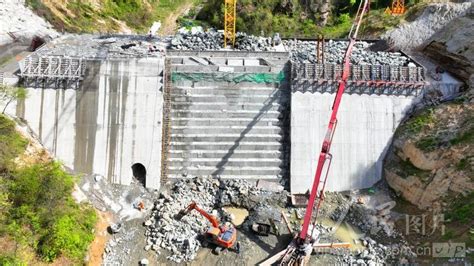 湖北房县：加快柳树垭水源工程建设 人民图片网