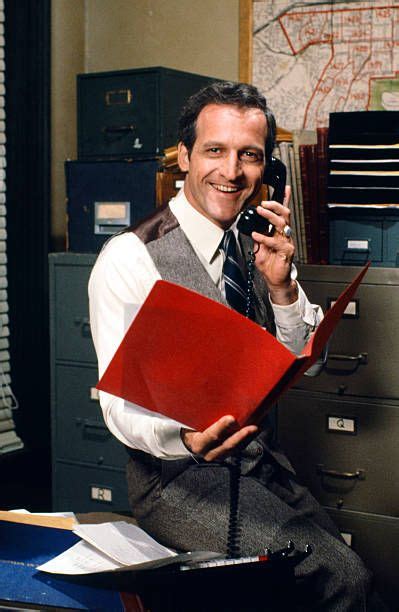 Daniel J Travanti As Captain Frank Furillo Hill Street Blues