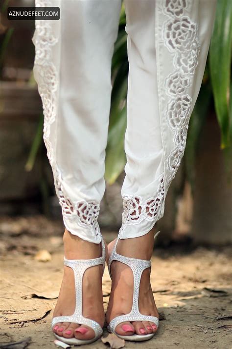 Sara Loren Feet Aznudefeet