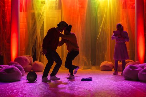 Ilus Ilm Eesti Lavastuste Andmebaas