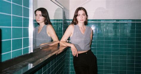 Lizzy Mcalpine Songs And Albums Full Official Chart History