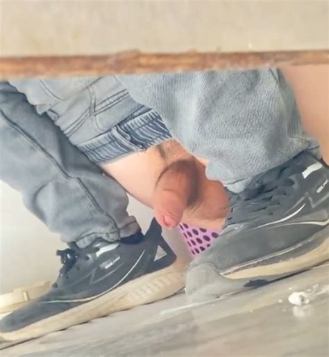 Asia Squat Close Up Of Amazing Asian Cock Video 1