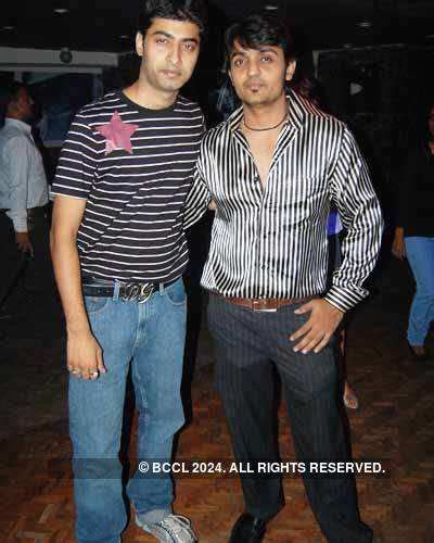 Utkarsh Goel Dance Party Photogallery Etimes