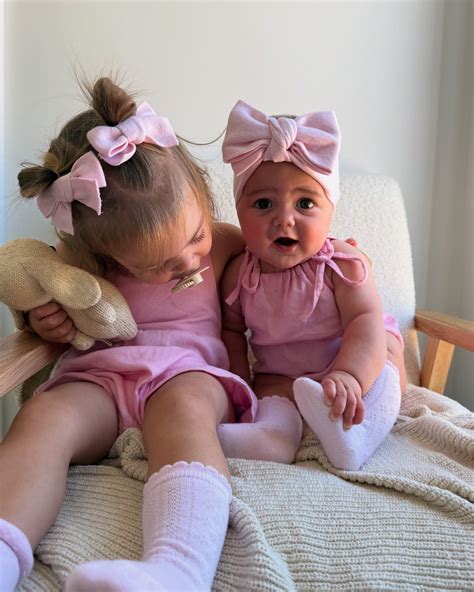 Chloe Simons 🎀 Chloesimons • Instagram Photos And Videos