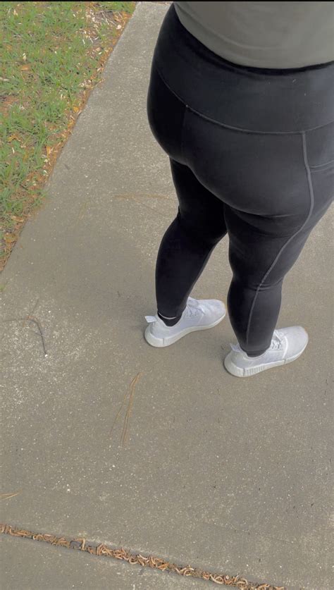 Black Leggings Girl Walking Spandex Leggings And Yoga Pants Forum