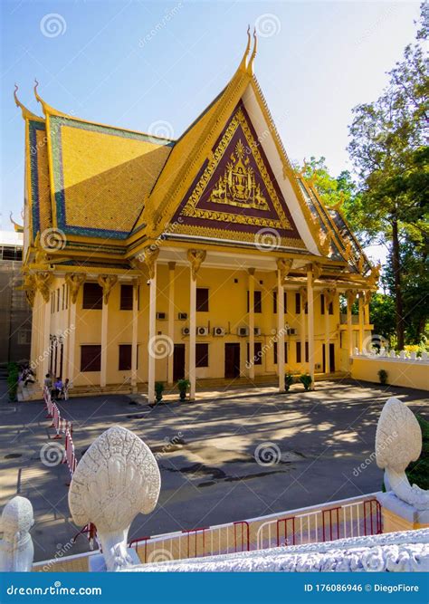 Palacio Real Phnom Penh Cambodia Foto Editorial Imagen De Ciudad