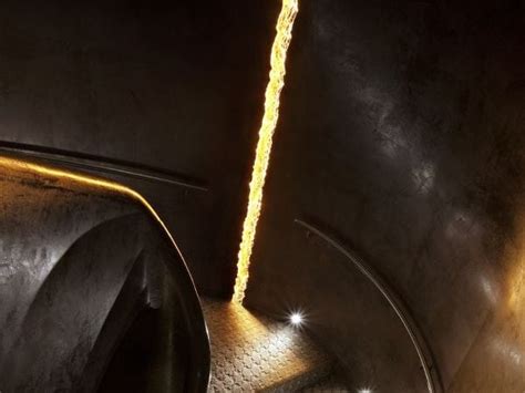 Wall Rupture Linear Lighting Profile By Flos