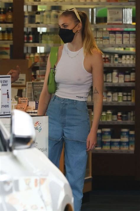 Sophie Turner Out Shopping In Los Angeles 04212021 Sophie Turner