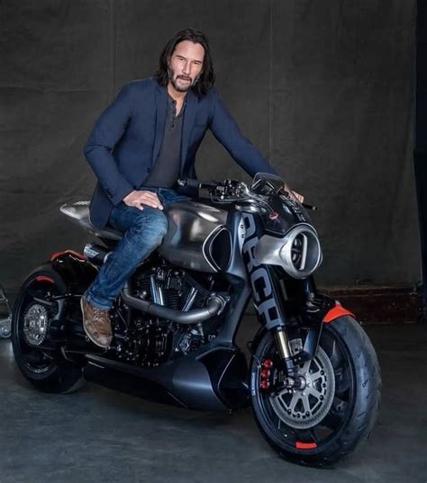El Garaje De Keanu Reeves Del Deportivo Más Caro Del Mundo A Su Propia