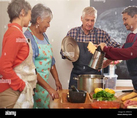 Women Who Cook Banque De Photographies Et Dimages à Haute Résolution Alamy