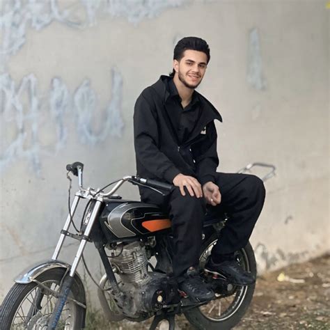 ﮼هەلۆ ﮼کۆیی🖤 Halo Koye Snapchat Stories Spotlight And Lenses