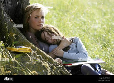 Jul 06 2006 K48524estv Film Still Radha Mitchell Rose And
