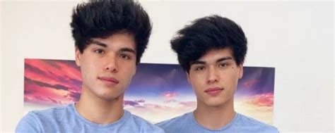 Stokes Twins Stokes Twins — Американские братья близнецы Алан и Алекс