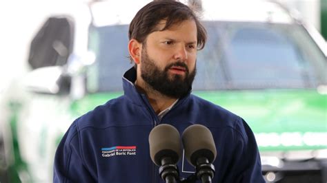 Boric Defiende Labor En Seguridad “es Fácil Agarrar El Computador Y