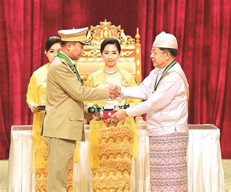 နိုင်ငံတော်စီမံအုပ်ချုပ်ရေးကောင်စီဥက္ကဋ္ဌ နိုင်ငံတော်ဝန်ကြီးချုပ် ဗိုလ