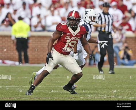 Oklahoma Linebacker Eric Striker 19 Is Pictured During An Ncaa
