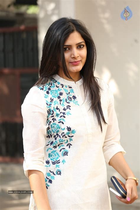 Pavani Gangireddy New Photos Photo 59 Of 60