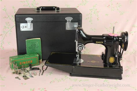Singer Featherweight 221 Sewing Machine Al412 The Singer