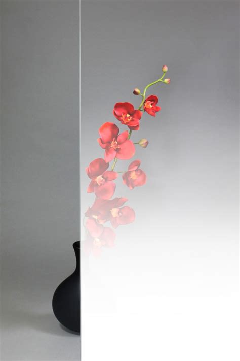 Gradient Colored Glass Ultra White Fade® Bendheim