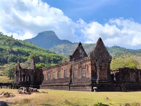 370 Wat Phu Fotos Fotografías De Stock Fotos E Imágenes Libres De