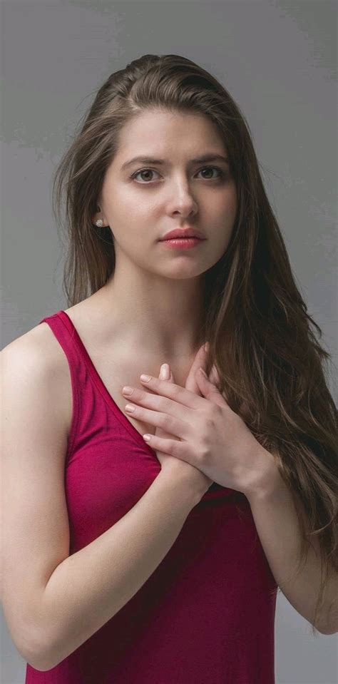 Daniela Aedo Rfamouslatinas