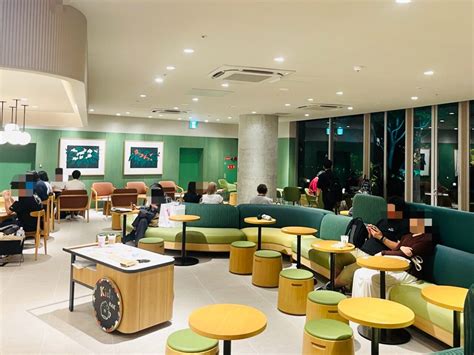 【大阪市浪速区】なんばパークスにスタバ2店舗が同時オープン！ 6階はファミリーフレンドリー、2階はティーに特化したお店です 号外net