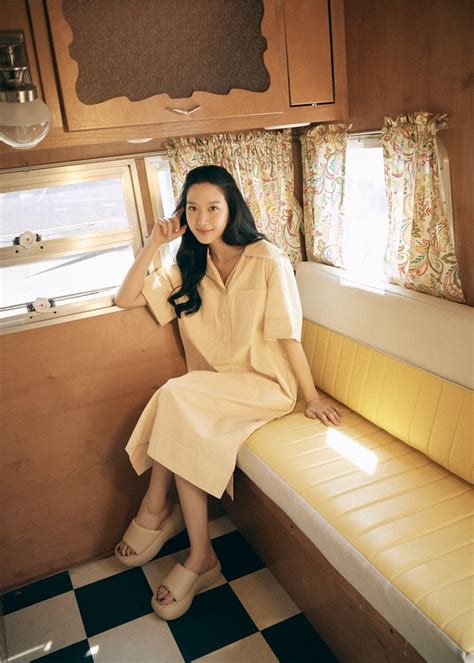 Moon Ga Young R Kactress