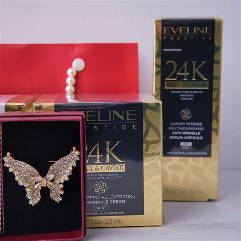 Pachet Tenderness Cu Brosa Martisor Fluture Crema De Zi 50 Ml Si Crema De Noapte Antirid