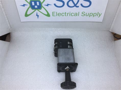 General Electric 10aa003 Type Sbm Switch 3 Position Rotary Control Swi