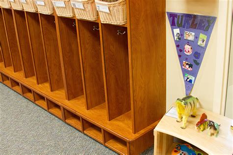 The Indoor Environment Designing And Organizing Virtual Lab School