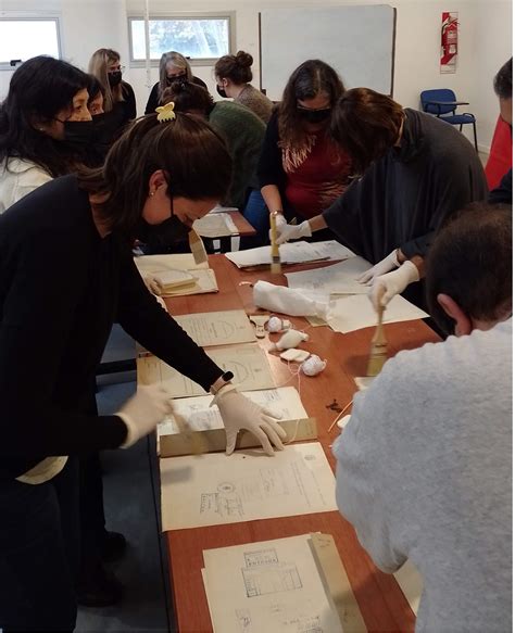 Capacitación En Conservación De Los Acervos En Bibliotecas Archivos Y