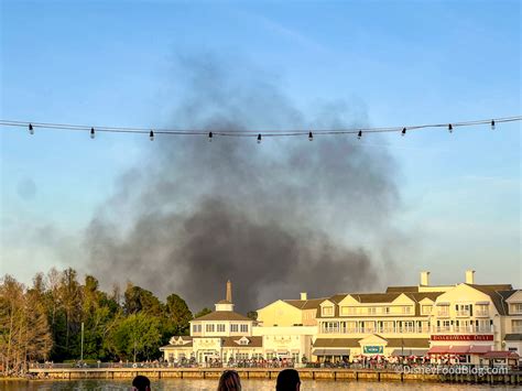 Breaking Dumpster Fire Black Smoke Seen Rising Behind Epcot In Disney World Disney By Mark