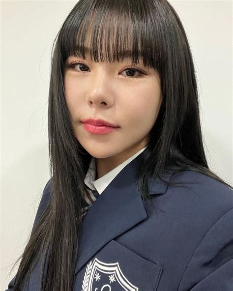 220418 Whee In Staff Instagram Update Kpopping