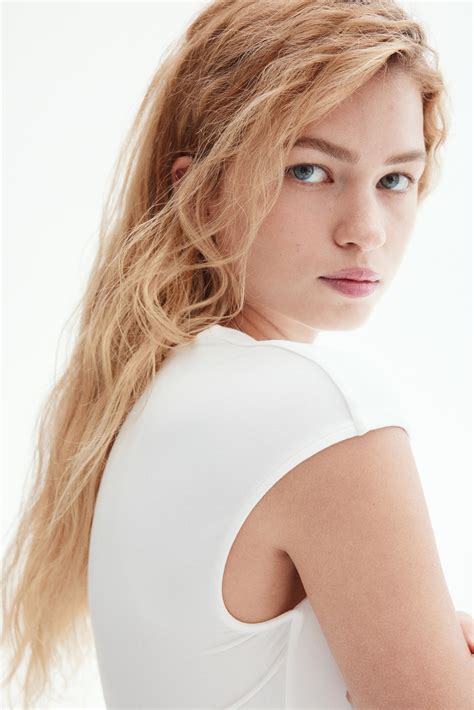 גופייה מגרזי רך לבן Ladies Handm Il